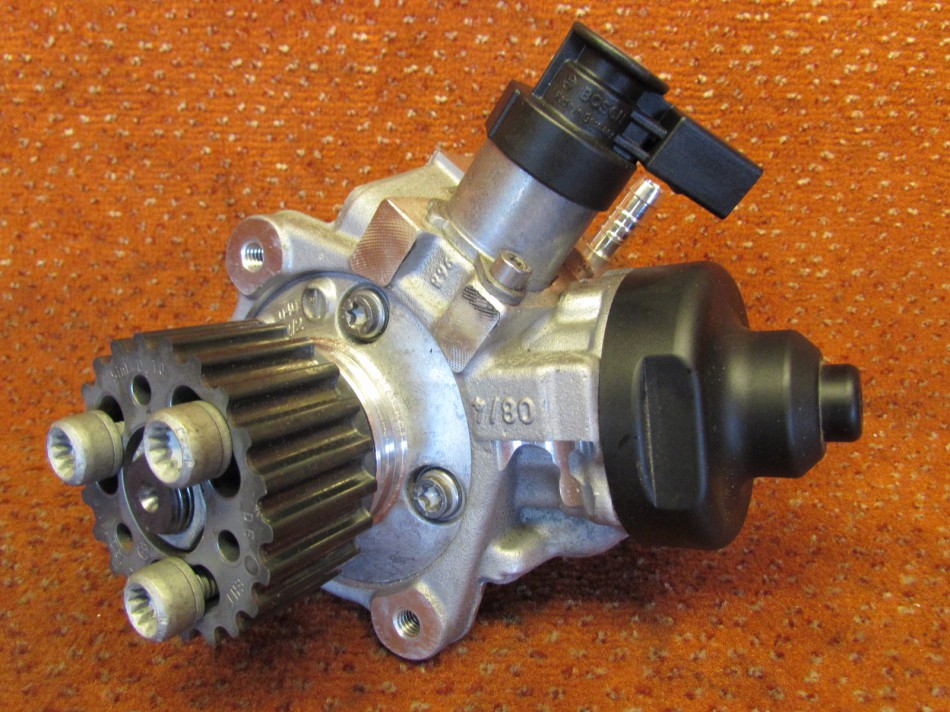 03L130755AB * 03L130755AA Dieselpumpe Hochdruckpumpe 2,0 TDI VW Amarok ...