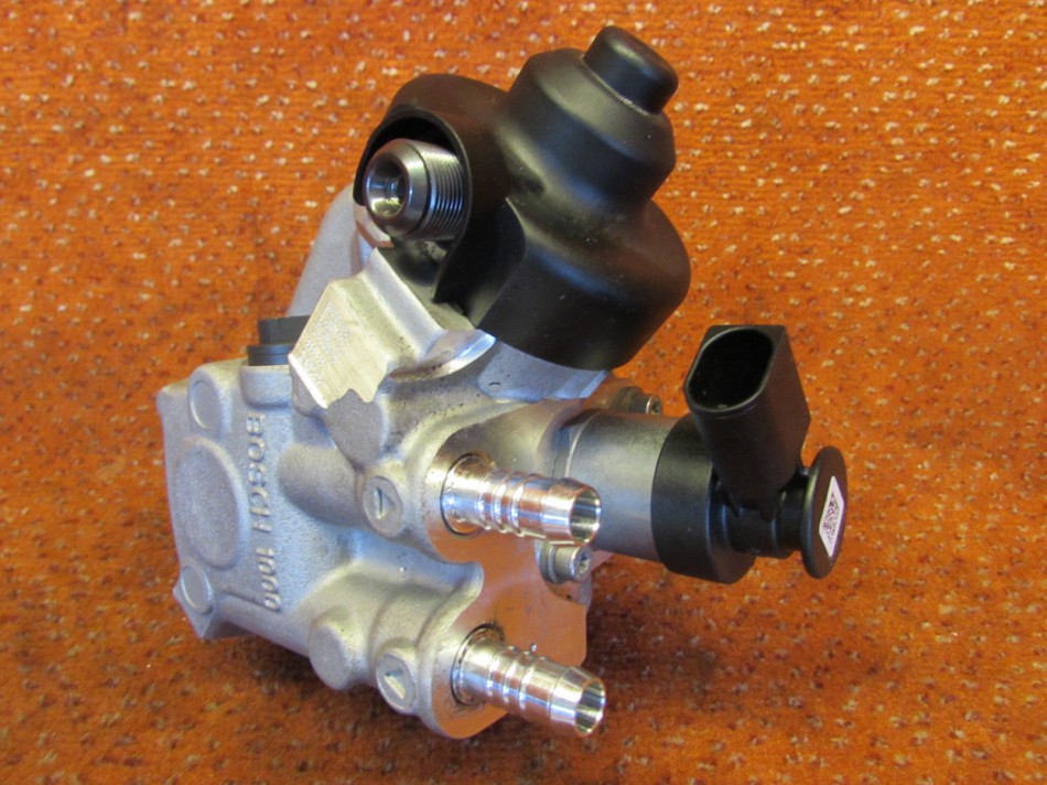 03L130755AB * 03L130755AA Dieselpumpe Hochdruckpumpe 2,0 TDI VW Amarok ...